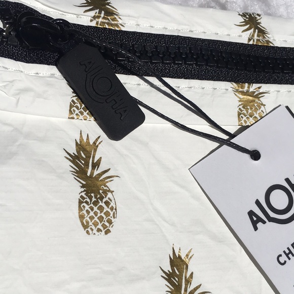 ALOHA Collection | Bags | Aloha Collection Drywet Travel Pouch | Poshmark